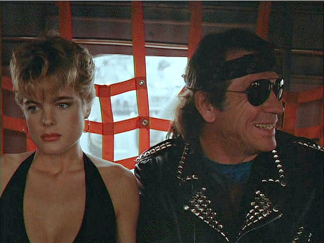 Under Siege (1992) | Dynamite Review
